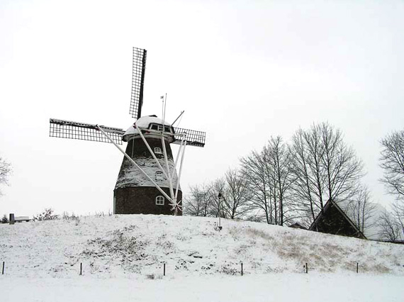 Drie Twentse molens voor de toekomst bewaard